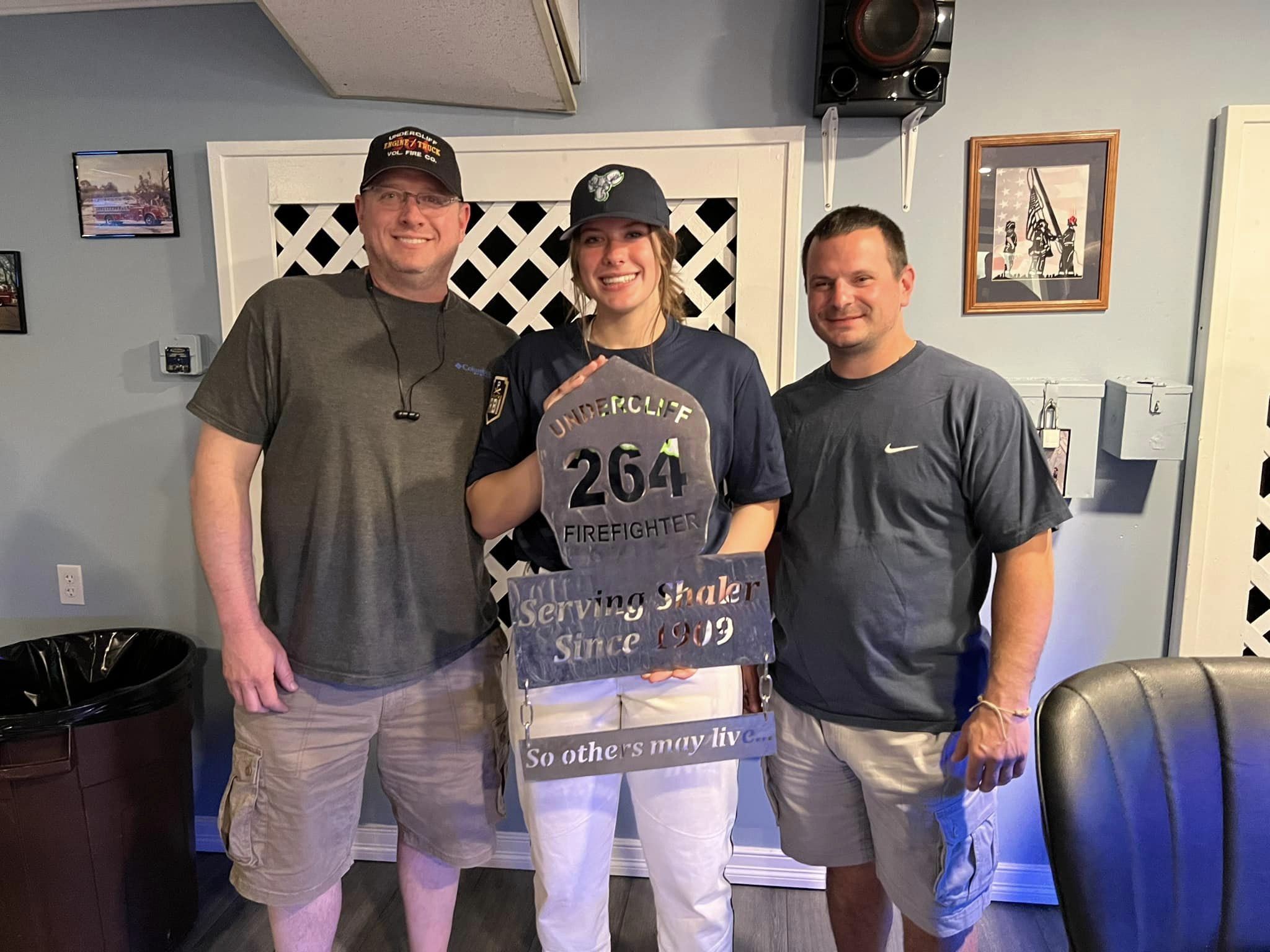 WONDERFUL GIFT PRESENTED TO UNDERCLIFF VFC – Undercliff VFC